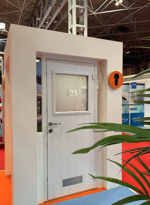 Understanding an Auto Slam Shut Door Lock l GFD Homes