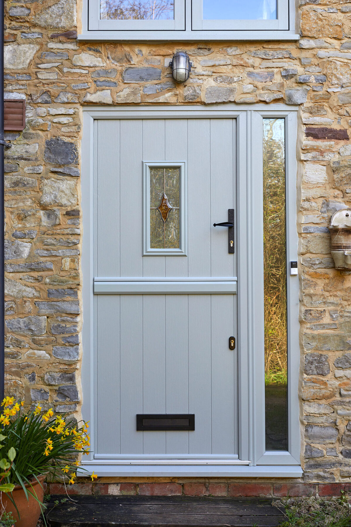 Solidor Flint Composite Door: The Cottage-Core Classic