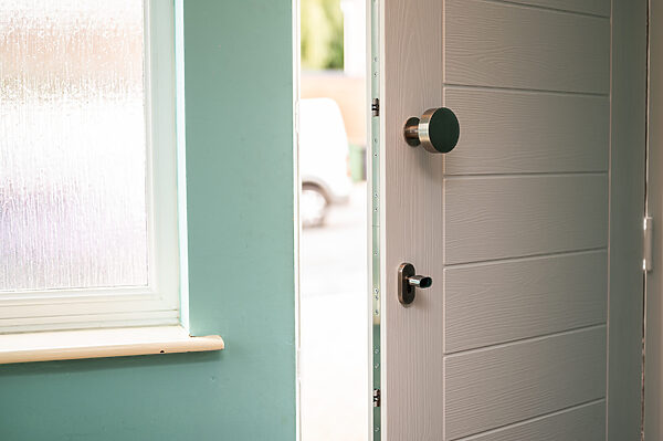 Understanding an Auto Slam Shut Door Lock l GFD Homes