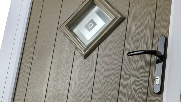 How to Change a Door Handle: Easy Step-by-Step Guide | GFD Homes